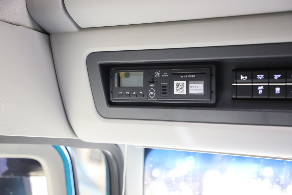 【图】青岛解放 新JH6 640马力 6X4 AMT自动档牵引车_实拍图片_2013452_卡车之家