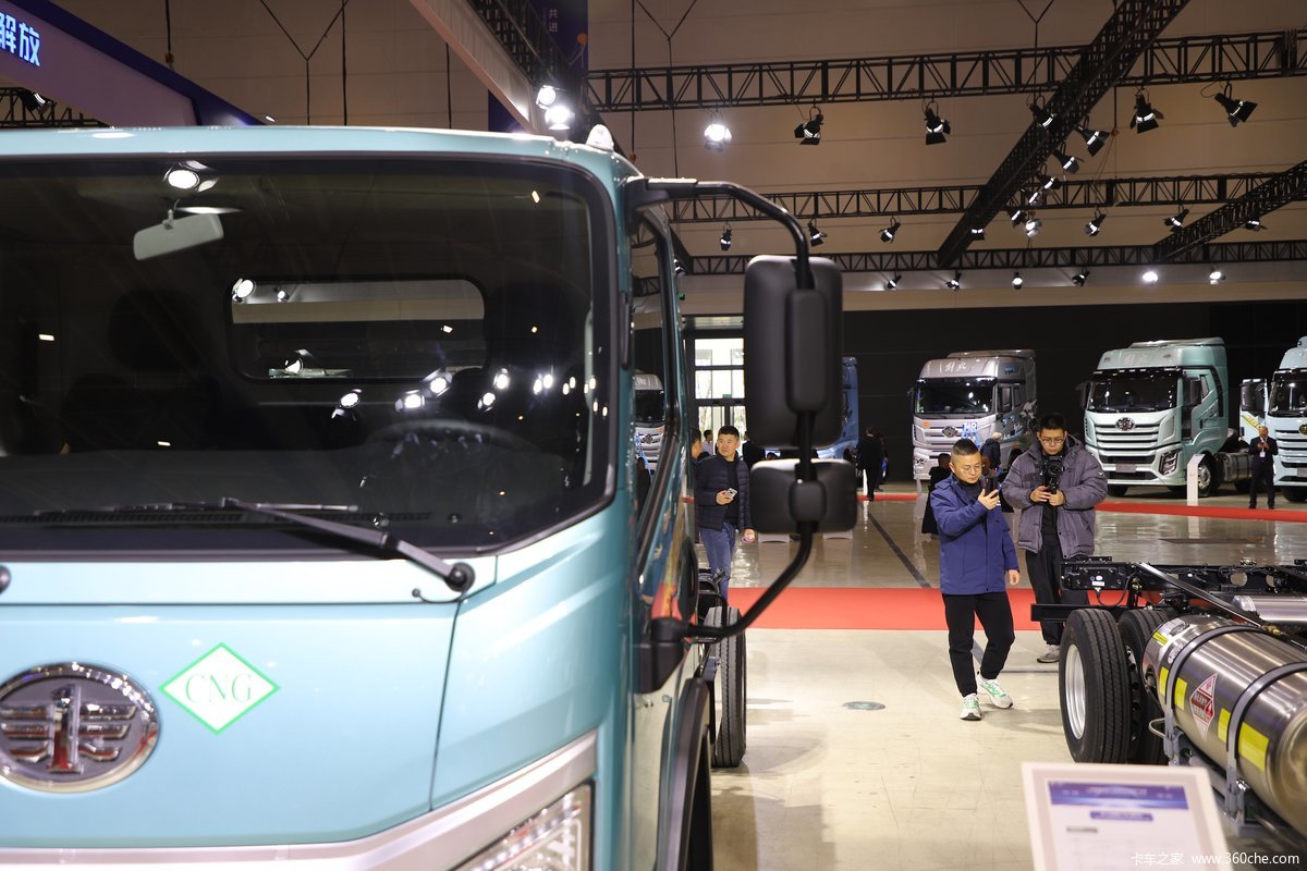 【图】解放 虎VH 标载版 150马力 CNG 4.2米单排栏板轻卡(CA1040P40M02L1NE6A84)_实拍图片_2013886_卡车之家