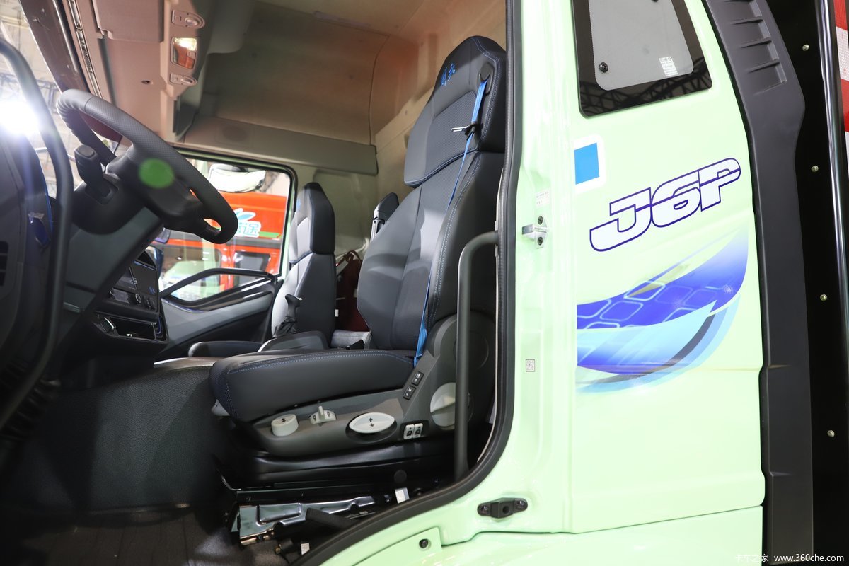 【图】一汽解放 J6P 6X4 纯电动牵引车(CA4250P66T1BEVA10)528.13kWh_实拍图片_2014172_卡车之家