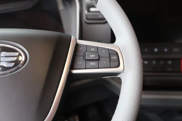 【图】一汽解放 J7重卡 660马力 6X4 LNG自动档牵引车(CA4250P77M26T1E6)_实拍图片_2015612_卡车之家