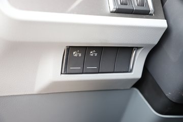 【图】一汽解放 J7重卡 660马力 6X4 LNG自动档牵引车(CA4250P77M26T1E6)_实拍图片_2015612_卡车之家