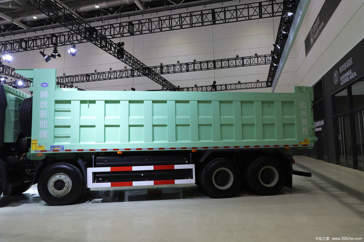 【图】一汽解放 J6P 8X4 7.8米纯电动自卸车(CA3310P66L5BT4BEVA8)400.61kWh_实拍图片_2015826_卡车之家