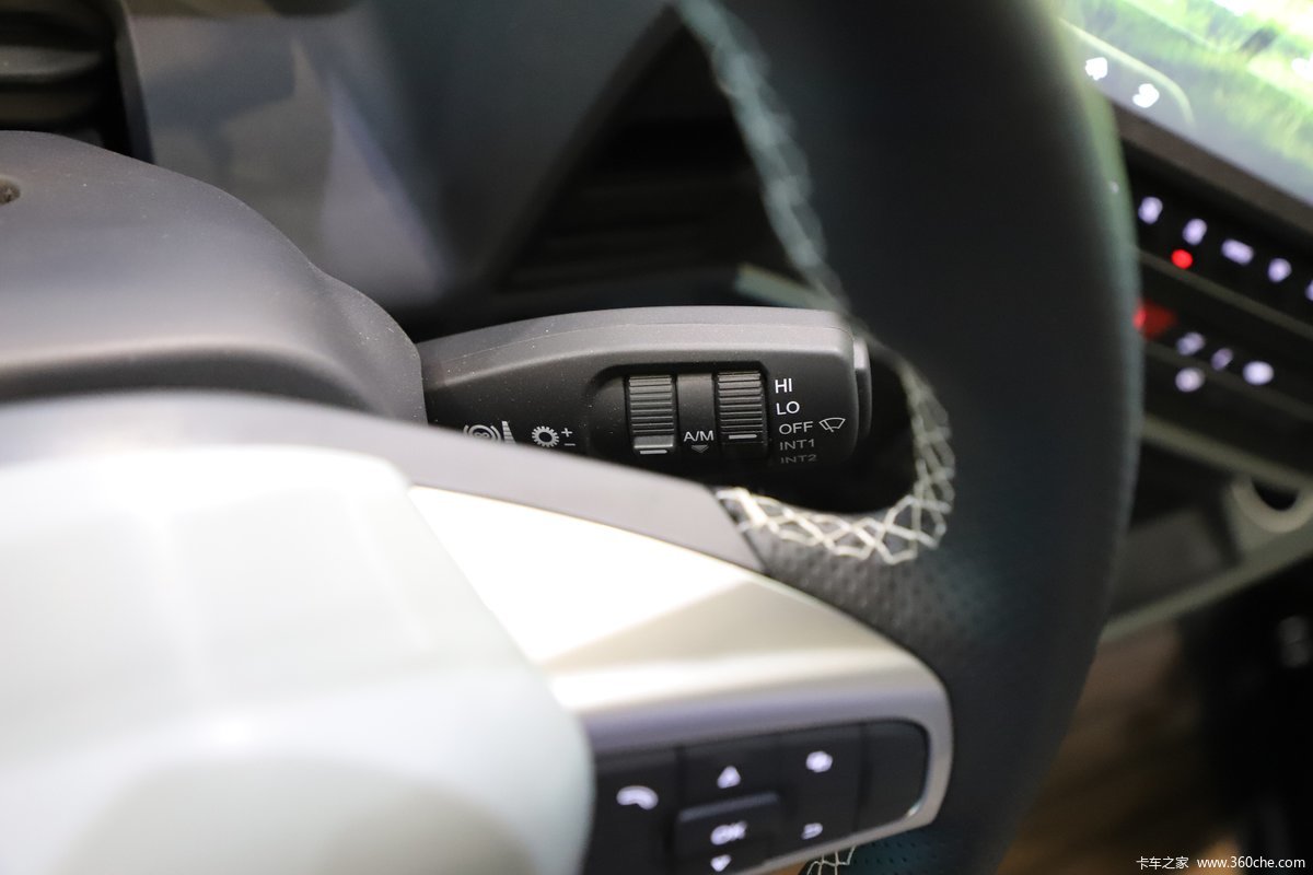 【图】青岛解放 新JH6 600马力 8X4 9.5米AMT自动档仓栅式载货车(CA5320CCYP25K15L7T4E6A80)_实拍图片_2016988_卡车之家